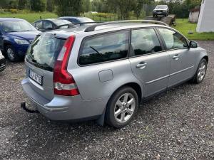 Pelēks Volvo V50 2006 Limbaži, ar dzinēja tilpumu 2.00 L un nobraukumu 349 tūkst. km par 1950 €, foto 5 vietnē AUTOMOTO.COM.LV