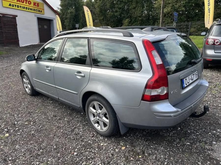 Pelēks Volvo V50 2006 Limbaži, ar dzinēja tilpumu 2.00 L un nobraukumu 349 tūkst. km par 1950 €, foto 7 vietnē AUTOMOTO.COM.LV