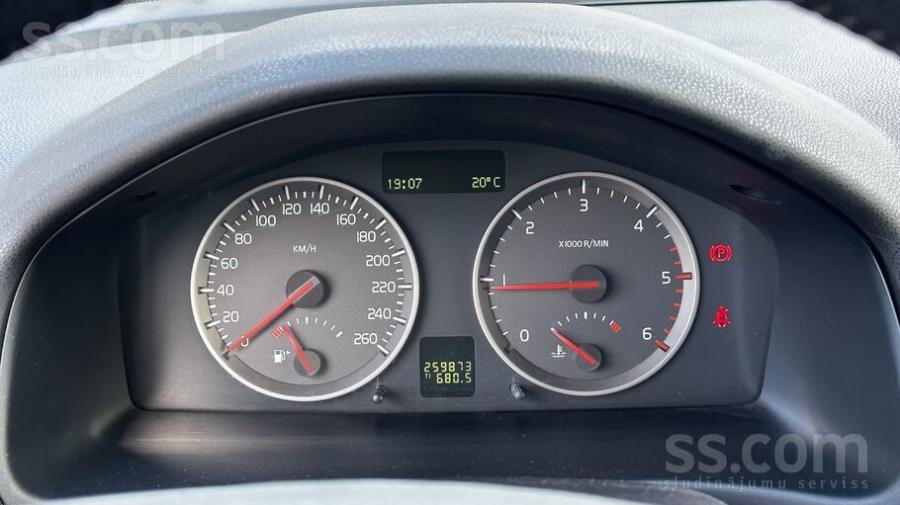 Pelēks Volvo V50 2006 Rīga, ar dzinēja tilpumu 2.00 L un nobraukumu 260 tūkst. km par 3100 €, foto 7 vietnē AUTOMOTO.COM.LV