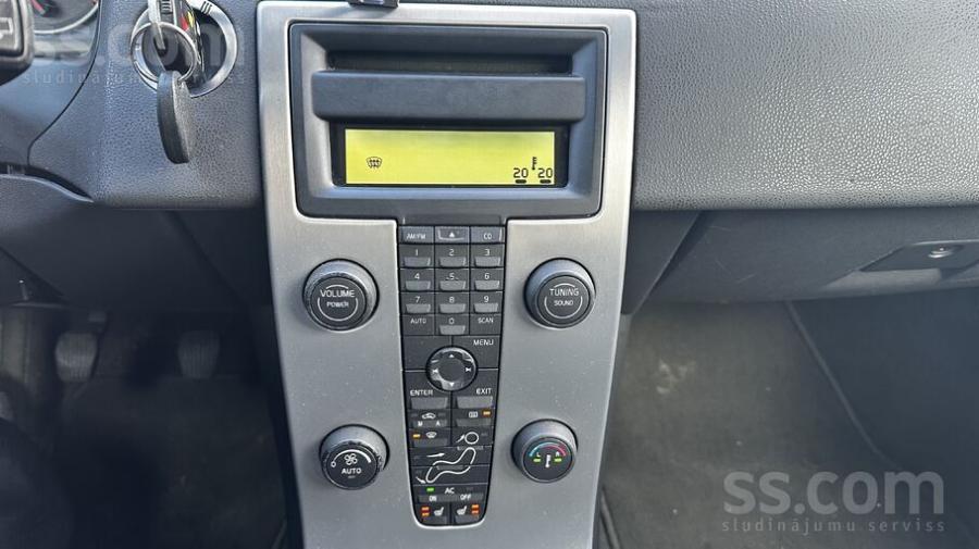 Pelēks Volvo V50 2006 Rīga, ar dzinēja tilpumu 2.00 L un nobraukumu 260 tūkst. km par 3100 €, foto 12 vietnē AUTOMOTO.COM.LV