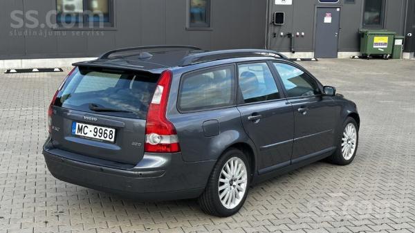 Grey Volvo V50 2006 in Riga, with an engine capacity of 2.00 L and mileage of 260 thousand km for 3100 €, photo 5 on AUTOMOTO.COM.LV