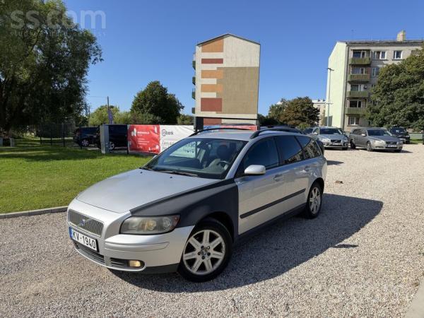 Grey Volvo V50 2006 in Ventspils, with an engine capacity of 1.60 L and mileage of 344 thousand km for 990 €, photo 1 on AUTOMOTO.COM.LV