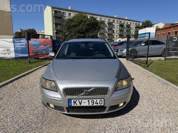 Grey Volvo V50 2006 in Ventspils, with an engine capacity of 1.60 L and mileage of 344 thousand km for 990 €, photo 3 on AUTOMOTO.COM.LV