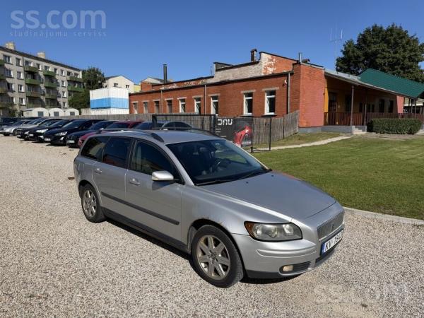 Grey Volvo V50 2006 in Ventspils, with an engine capacity of 1.60 L and mileage of 344 thousand km for 990 €, photo 4 on AUTOMOTO.COM.LV