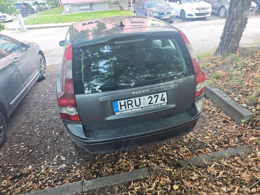 Pelēks Volvo V50 2006 Kauņa, ar dzinēja tilpumu 2.00 L un nobraukumu 462 tūkst. km par 700 €, foto 5 vietnē AUTOMOTO.COM.LV