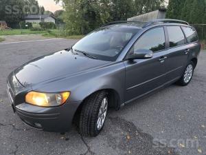 Grey Volvo V50 2006 in Riga, with an engine capacity of 2.00 L and mileage of 251 thousand km for 1400 €, photo 3 on AUTOMOTO.COM.LV