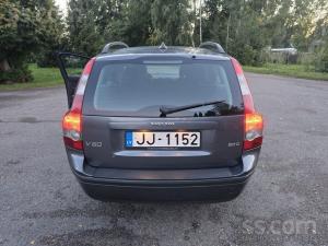 Grey Volvo V50 2006 in Riga, with an engine capacity of 2.00 L and mileage of 251 thousand km for 1400 €, photo 6 on AUTOMOTO.COM.LV