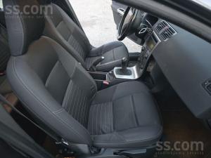 Grey Volvo V50 2006 in Riga, with an engine capacity of 2.00 L and mileage of 251 thousand km for 1400 €, photo 9 on AUTOMOTO.COM.LV