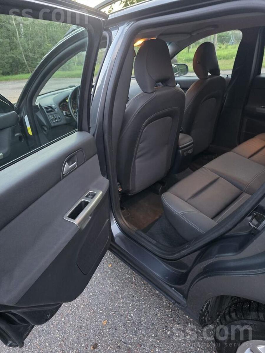 Grey Volvo V50 2006 in Riga, with an engine capacity of 2.00 L and mileage of 251 thousand km for 1400 €, photo 12 on AUTOMOTO.COM.LV