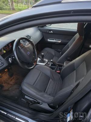 Grey Volvo V50 2006 in Riga, with an engine capacity of 2.00 L and mileage of 251 thousand km for 1400 €, photo 13 on AUTOMOTO.COM.LV