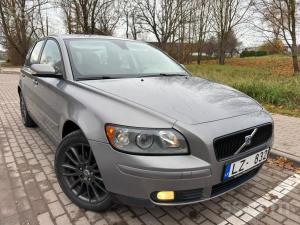 Volvo V50 2006 in Bauska on AUTOMOTO.COM.LV Grey Volvo V50 2006 in Bauska, with an engine capacity of 2.00 L and mileage of 280 thousand km for 1750 ā¬, photo 1 on AUTOMOTO.COM.LV