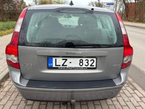 Grey Volvo V50 2006 in Bauska, with an engine capacity of 2.00 L and mileage of 280 thousand km for 1750 €, photo 5 on AUTOMOTO.COM.LV