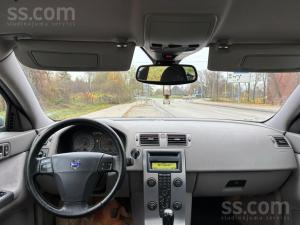 Grey Volvo V50 2006 in Bauska, with an engine capacity of 2.00 L and mileage of 280 thousand km for 1750 €, photo 11 on AUTOMOTO.COM.LV