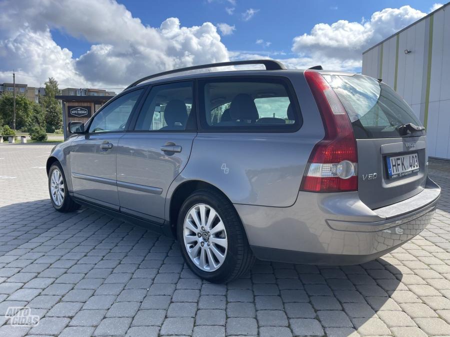 Pelēks Volvo V50 2006 Viļņa, ar dzinēja tilpumu 2.00 L un nobraukumu 300 tūkst. km par 1900 €, foto 3 vietnē AUTOMOTO.COM.LV