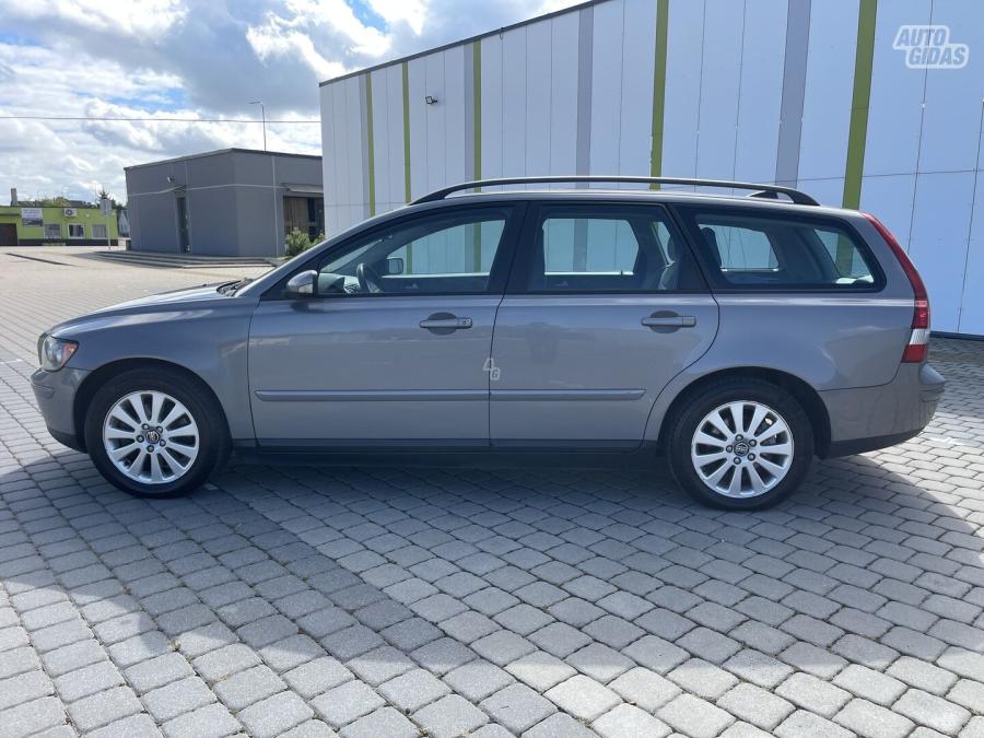 Pelēks Volvo V50 2006 Viļņa, ar dzinēja tilpumu 2.00 L un nobraukumu 300 tūkst. km par 1900 €, foto 5 vietnē AUTOMOTO.COM.LV