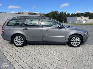 Pelēks Volvo V50 2006 Viļņa, ar dzinēja tilpumu 2.00 L un nobraukumu 300 tūkst. km par 1900 €, foto 12 vietnē AUTOMOTO.COM.LV