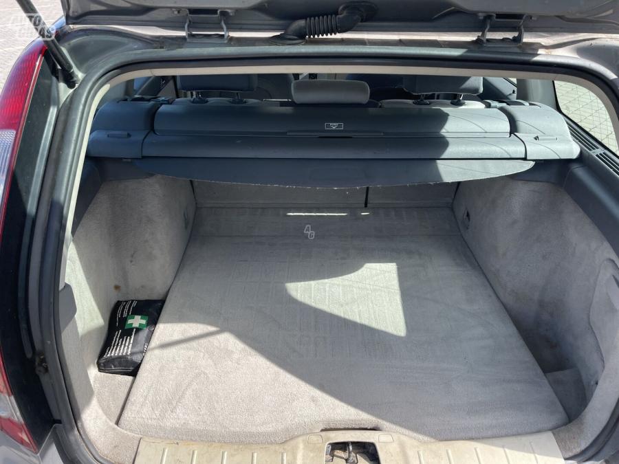 Pelēks Volvo V50 2006 Viļņa, ar dzinēja tilpumu 2.00 L un nobraukumu 300 tūkst. km par 1900 €, foto 21 vietnē AUTOMOTO.COM.LV