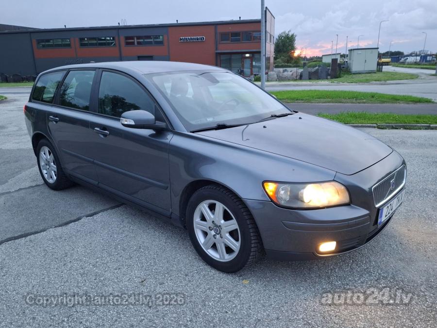 Pelēks Volvo V50 2006 Tartu, ar dzinēja tilpumu 1.60 L un nobraukumu 365 tūkst. km par 1890 €, foto 4 vietnē AUTOMOTO.COM.LV