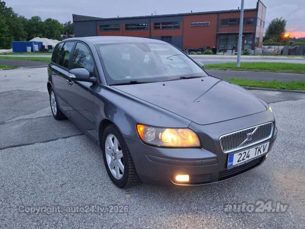 Pelēks Volvo V50 2006 Tartu, ar dzinēja tilpumu 1.60 L un nobraukumu 365 tūkst. km par 1890 €, foto 6 vietnē AUTOMOTO.COM.LV