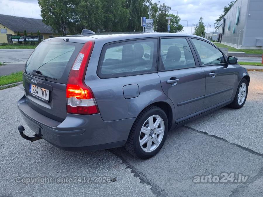 Pelēks Volvo V50 2006 Tartu, ar dzinēja tilpumu 1.60 L un nobraukumu 365 tūkst. km par 1890 €, foto 7 vietnē AUTOMOTO.COM.LV
