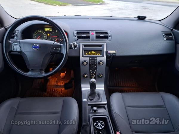 Pelēks Volvo V50 2006 Tartu, ar dzinēja tilpumu 1.60 L un nobraukumu 365 tūkst. km par 1890 €, foto 11 vietnē AUTOMOTO.COM.LV