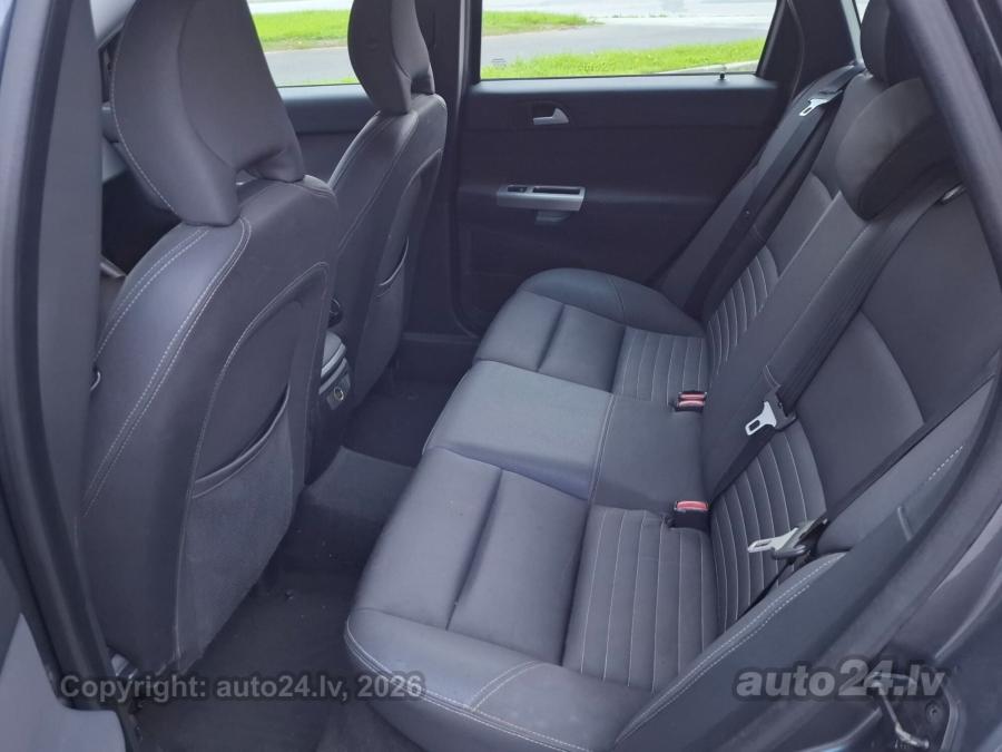 Pelēks Volvo V50 2006 Tartu, ar dzinēja tilpumu 1.60 L un nobraukumu 365 tūkst. km par 1890 €, foto 12 vietnē AUTOMOTO.COM.LV