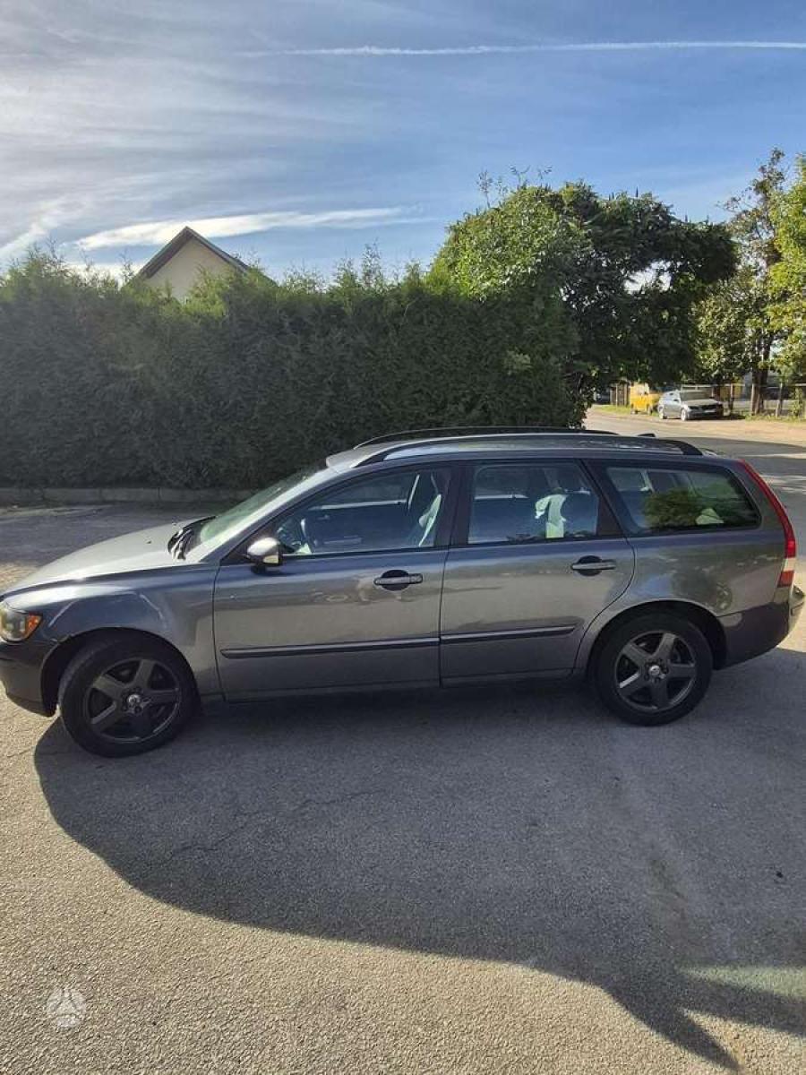 Pelēks Volvo V50 2006 Kauņa, ar dzinēja tilpumu 1.56 L un nobraukumu 335 tūkst. km par 1700 €, foto 5 vietnē AUTOMOTO.COM.LV