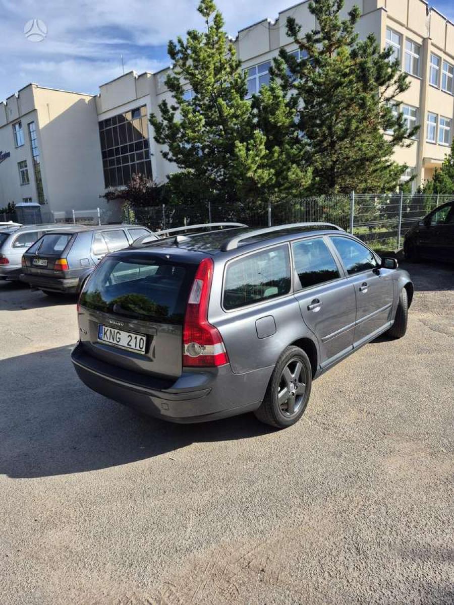 Pelēks Volvo V50 2006 Kauņa, ar dzinēja tilpumu 1.56 L un nobraukumu 335 tūkst. km par 1700 €, foto 8 vietnē AUTOMOTO.COM.LV