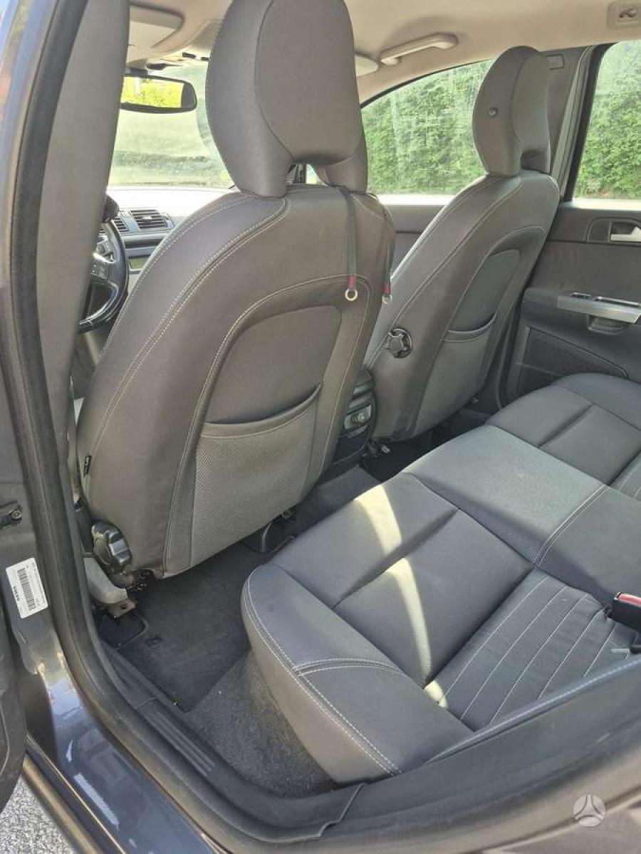 Pelēks Volvo V50 2006 Kauņa, ar dzinēja tilpumu 1.56 L un nobraukumu 335 tūkst. km par 1700 €, foto 14 vietnē AUTOMOTO.COM.LV