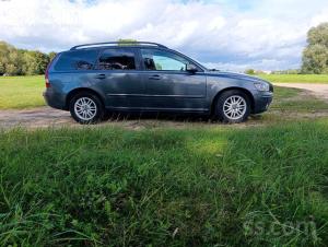 Grey Volvo V50 2006 in Ogre, with an engine capacity of 1.60 L and mileage of 347 thousand km for 1950 €, photo 3 on AUTOMOTO.COM.LV