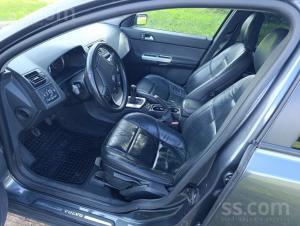 Grey Volvo V50 2006 in Ogre, with an engine capacity of 1.60 L and mileage of 347 thousand km for 1950 €, photo 6 on AUTOMOTO.COM.LV