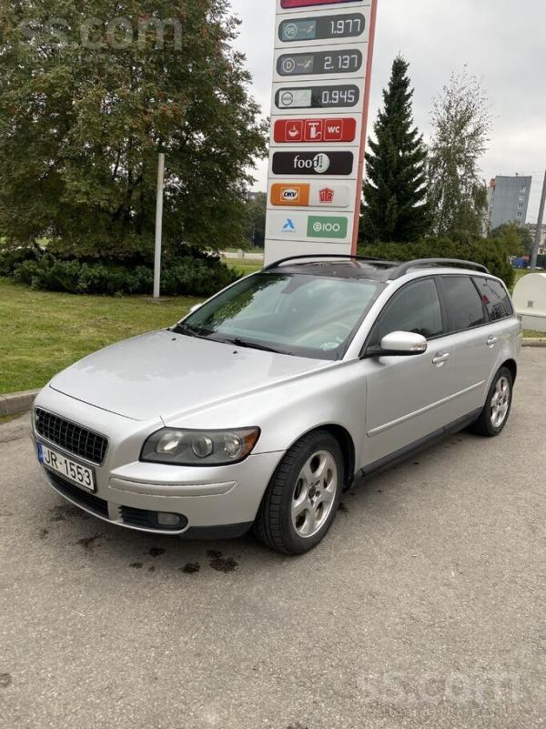 Pelēks Volvo V50 2006 Rīga, ar dzinēja tilpumu 2.40 L un nobraukumu 302 tūkst. km par 2200 €, foto 3 vietnē AUTOMOTO.COM.LV
