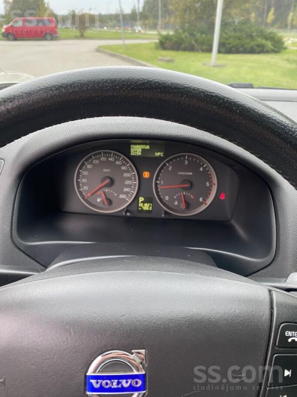 Pelēks Volvo V50 2006 Rīga, ar dzinēja tilpumu 2.40 L un nobraukumu 302 tūkst. km par 2200 €, foto 5 vietnē AUTOMOTO.COM.LV