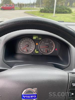 Grey Volvo V50 2006 in Riga, with an engine capacity of 2.40 L and mileage of 302 thousand km for 2200 €, photo 5 on AUTOMOTO.COM.LV