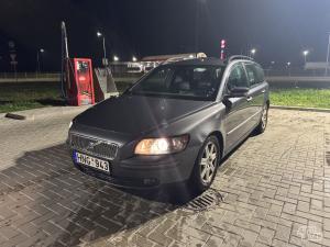 Pelēks Volvo V50 2006 Mažeikiai, ar dzinēja tilpumu 2.00 L un nobraukumu 440 tūkst. km par 1300 €, foto 3 vietnē AUTOMOTO.COM.LV