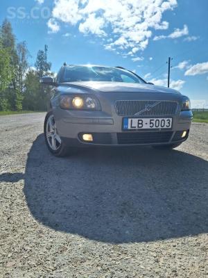 Grey Volvo V50 2007 in Bauska, with an engine capacity of 1.60 L and mileage of 300 thousand km for 1500 €, photo 2 on AUTOMOTO.COM.LV