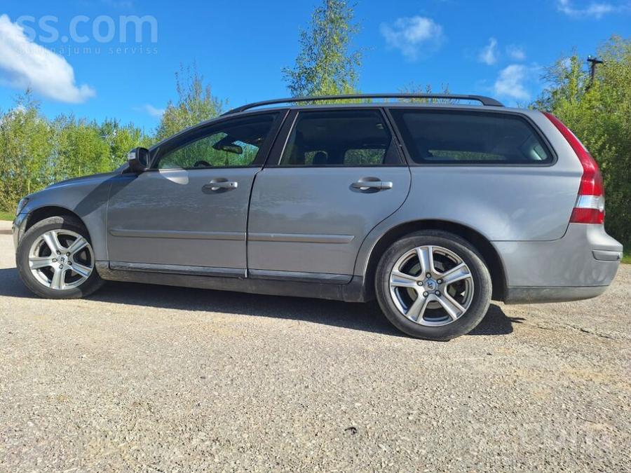 Grey Volvo V50 2007 in Bauska, with an engine capacity of 1.60 L and mileage of 300 thousand km for 1500 €, photo 6 on AUTOMOTO.COM.LV