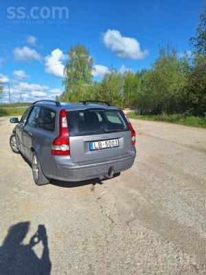 Grey Volvo V50 2007 in Bauska, with an engine capacity of 1.60 L and mileage of 300 thousand km for 1500 €, photo 9 on AUTOMOTO.COM.LV