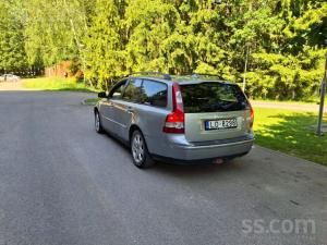 Pelēks Volvo V50 2007 Bauska, ar dzinēja tilpumu 2.00 L un nobraukumu 355 tūkst. km par 1450 €, foto 3 vietnē AUTOMOTO.COM.LV