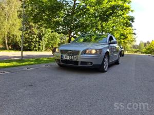 Pelēks Volvo V50 2007 Bauska, ar dzinēja tilpumu 2.00 L un nobraukumu 355 tūkst. km par 1450 €, foto 4 vietnē AUTOMOTO.COM.LV