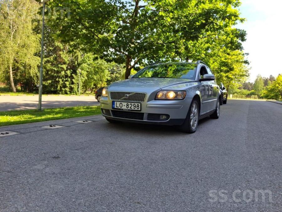Pelēks Volvo V50 2007 Bauska, ar dzinēja tilpumu 2.00 L un nobraukumu 355 tūkst. km par 1450 €, foto 4 vietnē AUTOMOTO.COM.LV