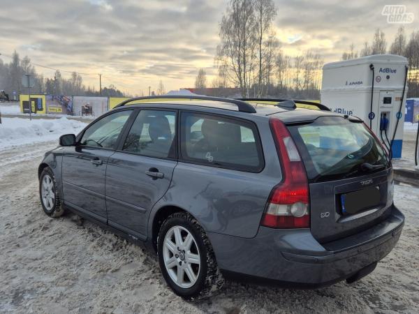 Grey Volvo V50 2007 in Siauliai, with an engine capacity of 2.00 L and mileage of 312 thousand km for 1350 €, photo 4 on AUTOMOTO.COM.LV