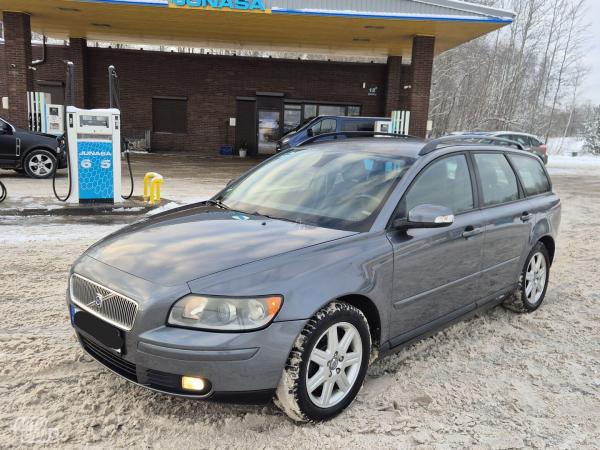 Grey Volvo V50 2007 in Siauliai, with an engine capacity of 2.00 L and mileage of 312 thousand km for 1350 €, photo 6 on AUTOMOTO.COM.LV