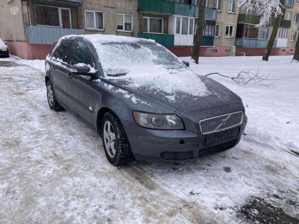 Pelēks Volvo V50 2007 Kėdainiai, ar dzinēja tilpumu 2.00 L un nobraukumu 245 tūkst. km par 550 €, foto 1 vietnē AUTOMOTO.COM.LV