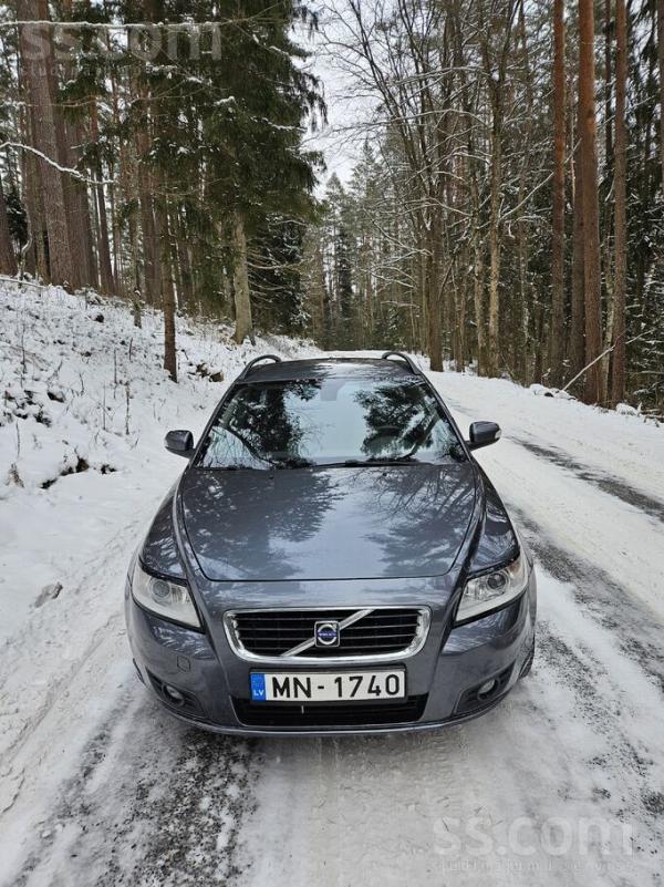 Pelēks Volvo V50 2007 Valmiera, ar dzinēja tilpumu 1.60 L un nobraukumu 554 tūkst. km par 1900 €, foto 2 vietnē AUTOMOTO.COM.LV
