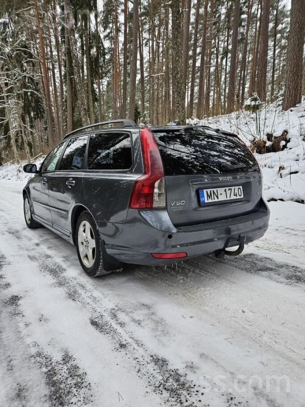 Pelēks Volvo V50 2007 Valmiera, ar dzinēja tilpumu 1.60 L un nobraukumu 554 tūkst. km par 1900 €, foto 5 vietnē AUTOMOTO.COM.LV