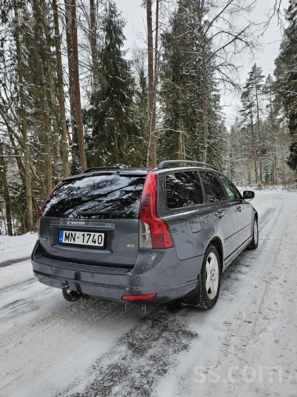 Pelēks Volvo V50 2007 Valmiera, ar dzinēja tilpumu 1.60 L un nobraukumu 554 tūkst. km par 1900 €, foto 6 vietnē AUTOMOTO.COM.LV