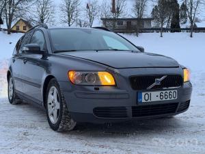 Pelēks Volvo V50 2007 Rīga, ar dzinēja tilpumu 2.00 L un nobraukumu 389 tūkst. km par 1400 €, foto  vietnē AUTOMOTO.COM.LV