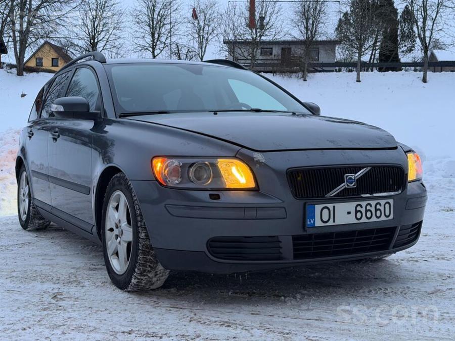 Pelēks Volvo V50 2007 Rīga, ar dzinēja tilpumu 2.00 L un nobraukumu 389 tūkst. km par 1400 €, foto 1 vietnē AUTOMOTO.COM.LV