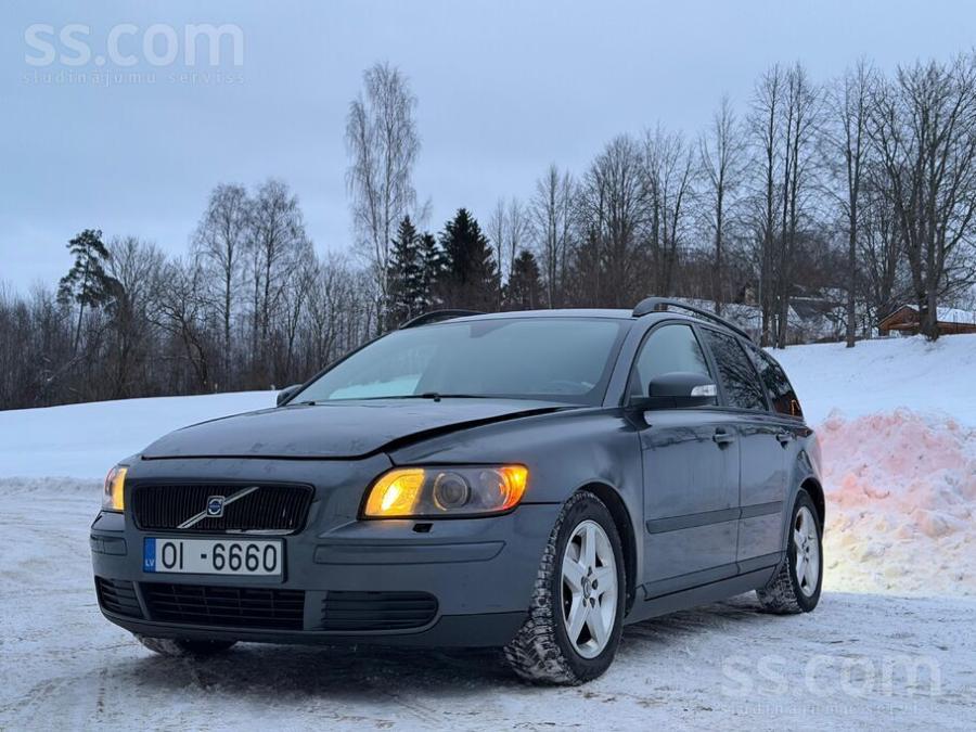 Pelēks Volvo V50 2007 Rīga, ar dzinēja tilpumu 2.00 L un nobraukumu 389 tūkst. km par 1400 €, foto 2 vietnē AUTOMOTO.COM.LV